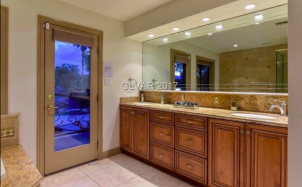 Celebrity Homes of the Week: Matthew Perry | Zoocasa Life