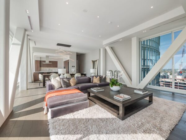 Luxury in the Sky: A Toronto Condo in a Suspended Glass Bridge ...