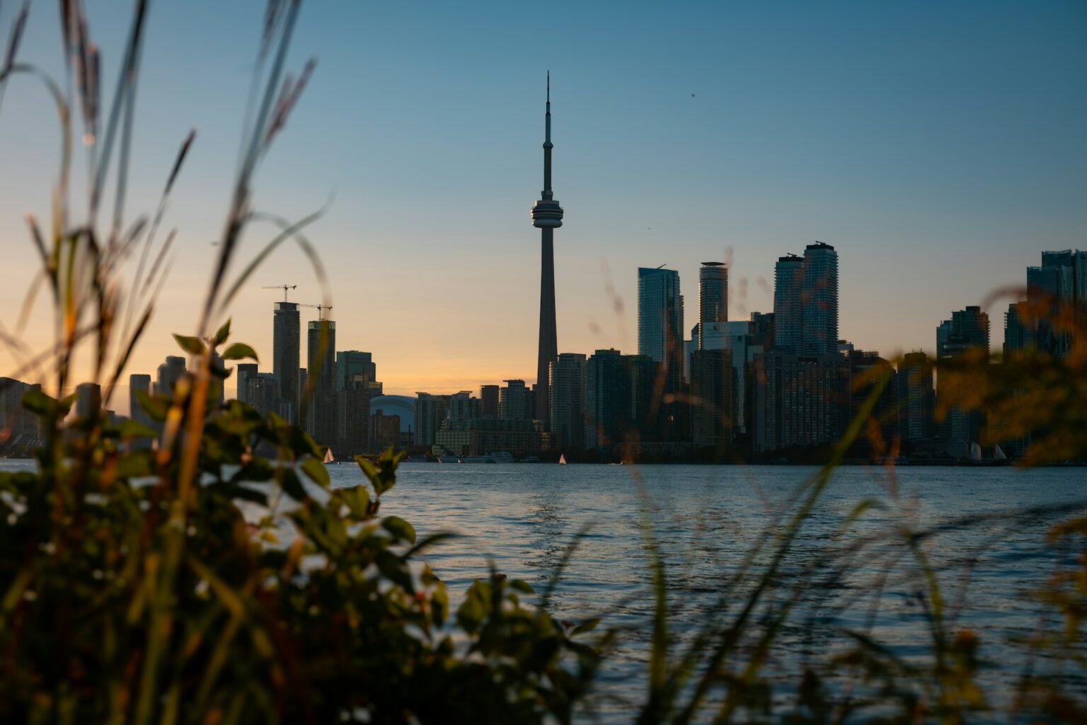 20+ Best Places to See Toronto Sunsets